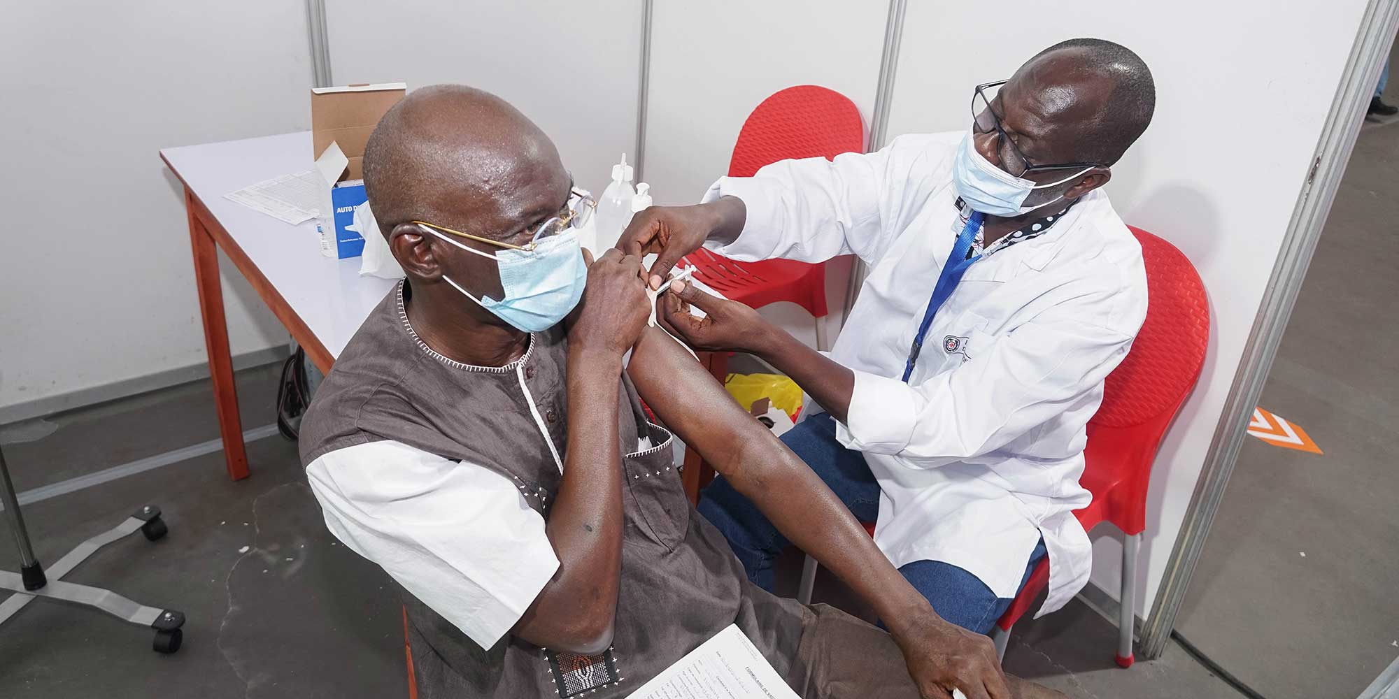 COVID vaccines: some fully vaccinated people will still get infected ...